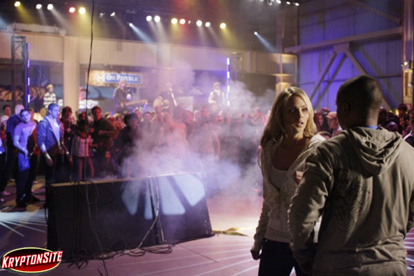 Smallville "Hero" Image Gallery