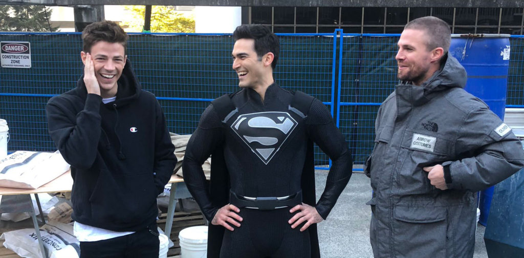 Superman Has A Black Costume In This Year's Crossover | KryptonSite