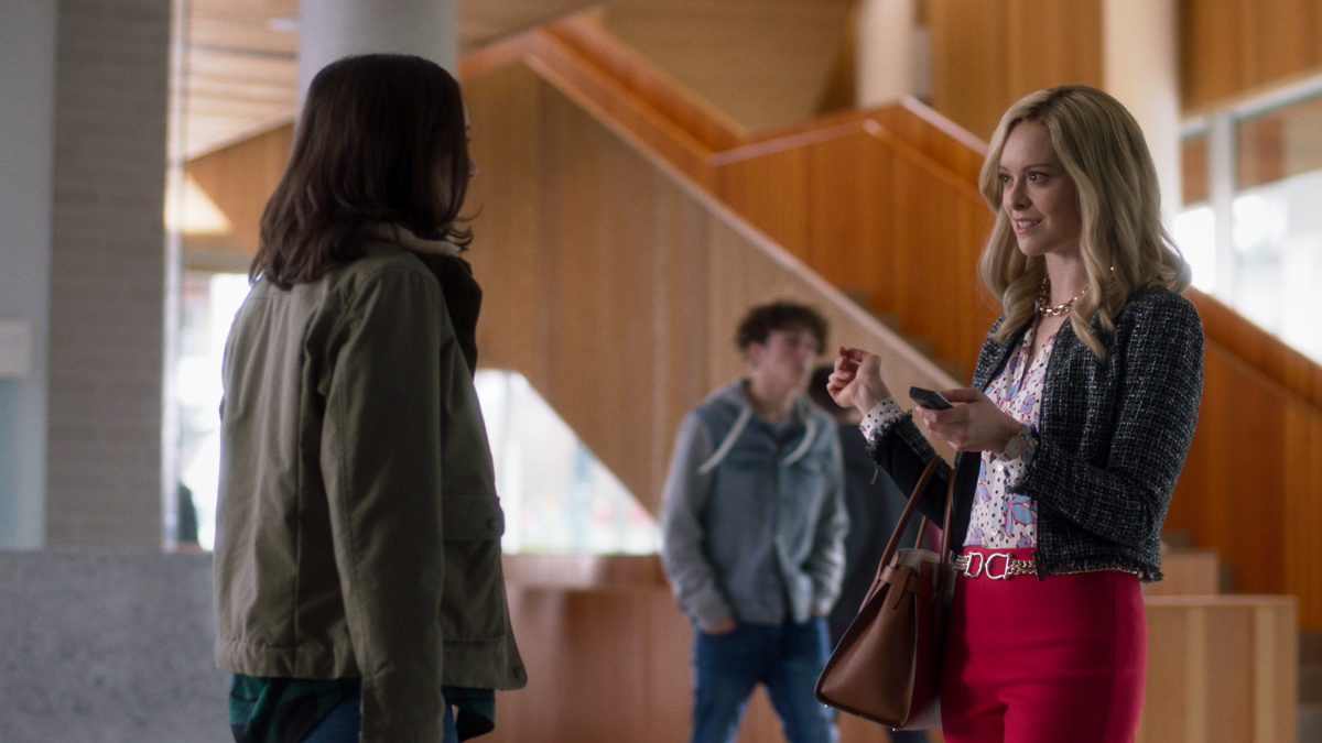 Supergirl Interview: Eliza Helm Talks CJ Grant | KryptonSite